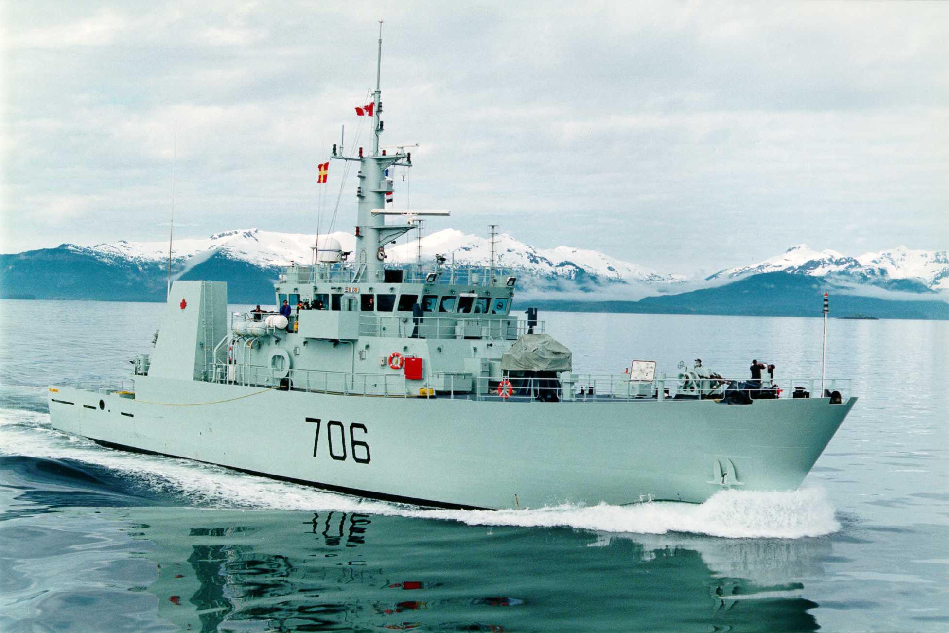 HMCS YELLOWKNIFE Ships Of The Royal Canadian Navy HMCS YELLOWKNIFE Ships Of The Royal Canadian Navy